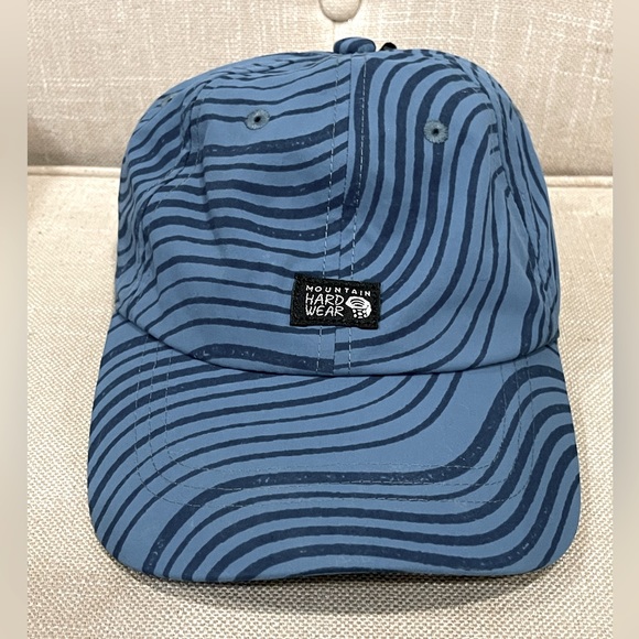 Mountain Hardwear | Accessories | New Unisex Stryker Trek Hat ...